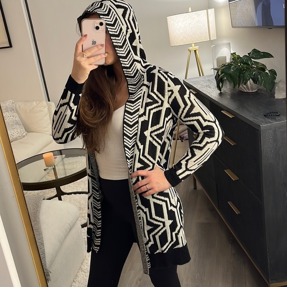 H&M | Sweaters | Hm Divided Black White Art Deco Patterned Hooded ...